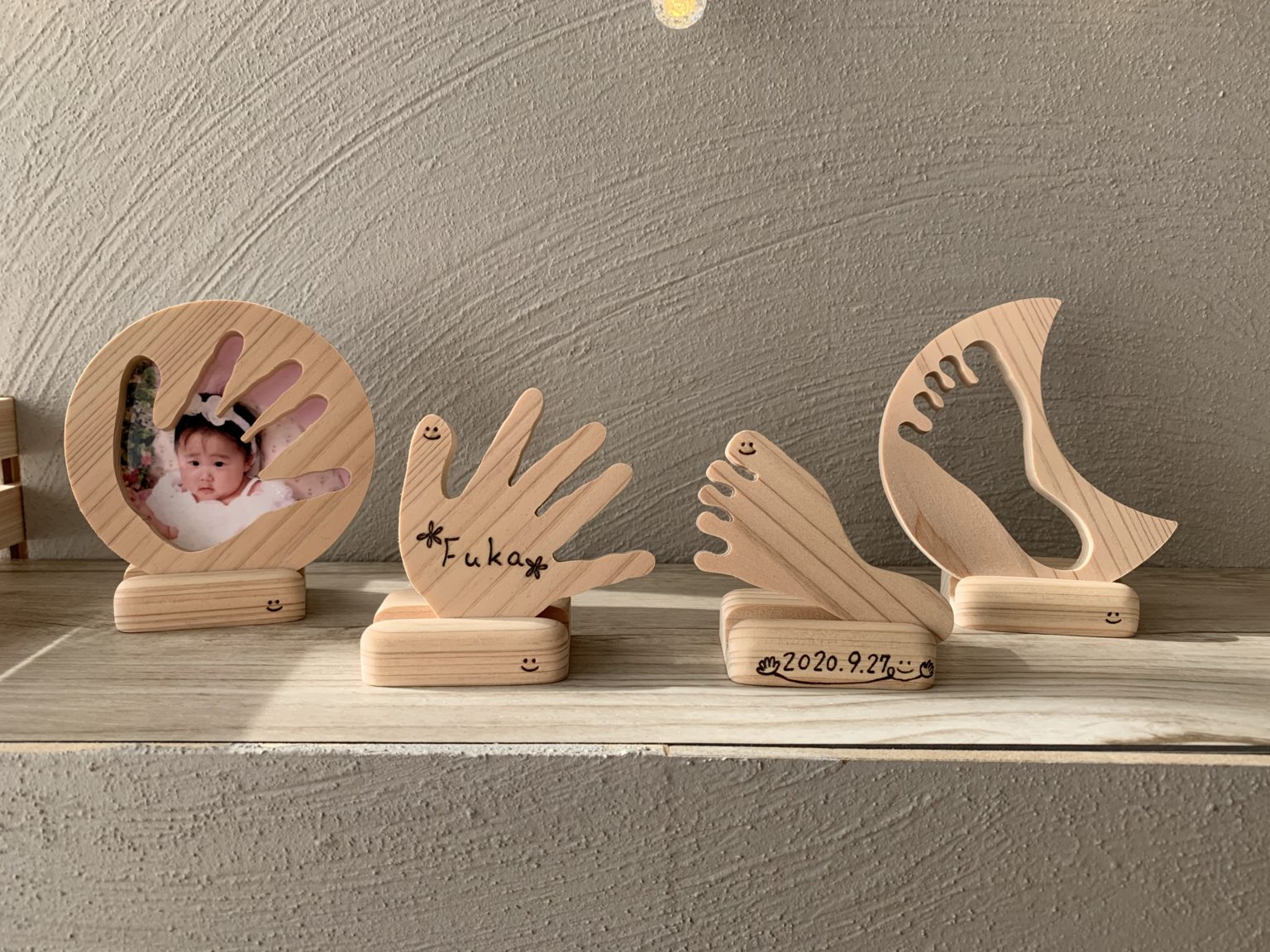 TëAshi-ヒノキPlatë at HOME~大切な人の手形や足形を木のプレートに記念として残す~ | つながって